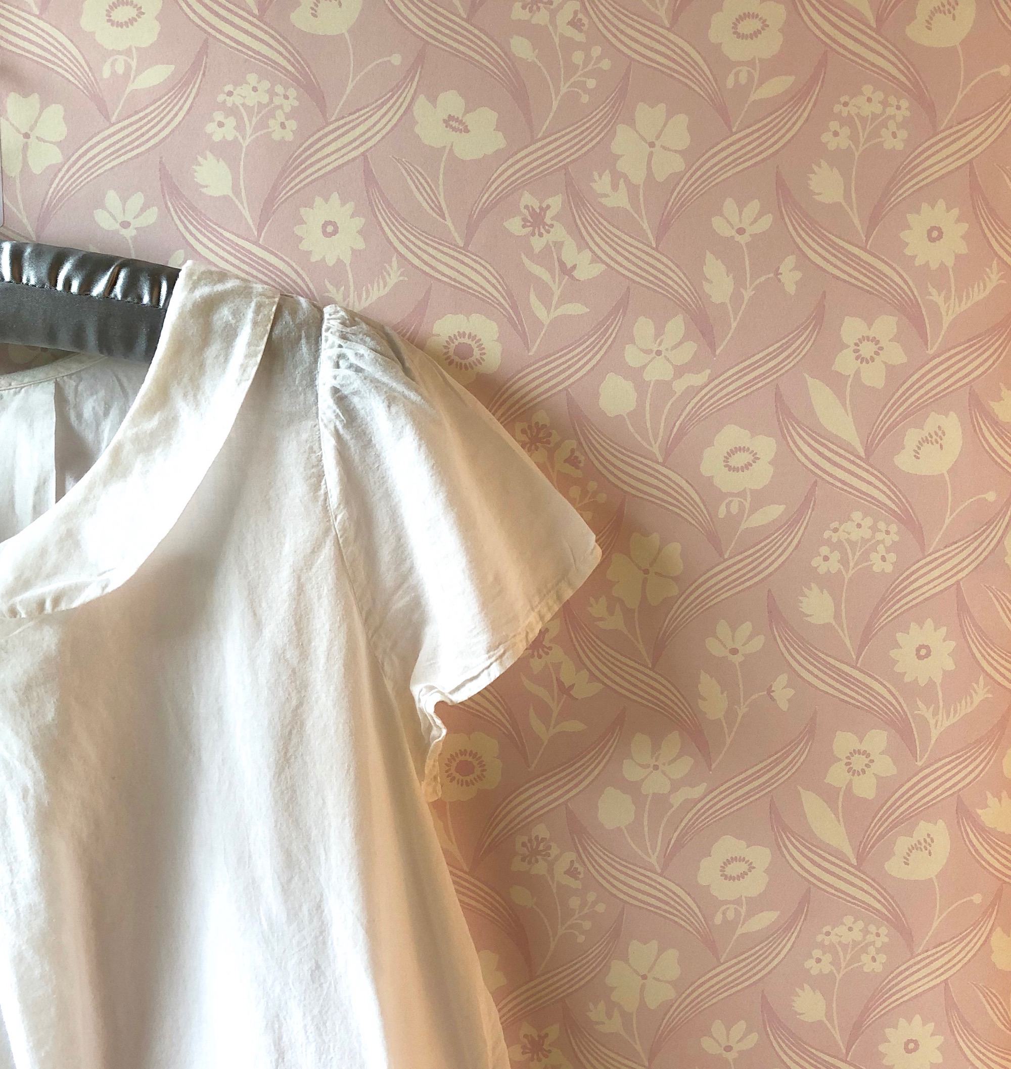 Imogen Wallpaper | Rose | Fiona Howard