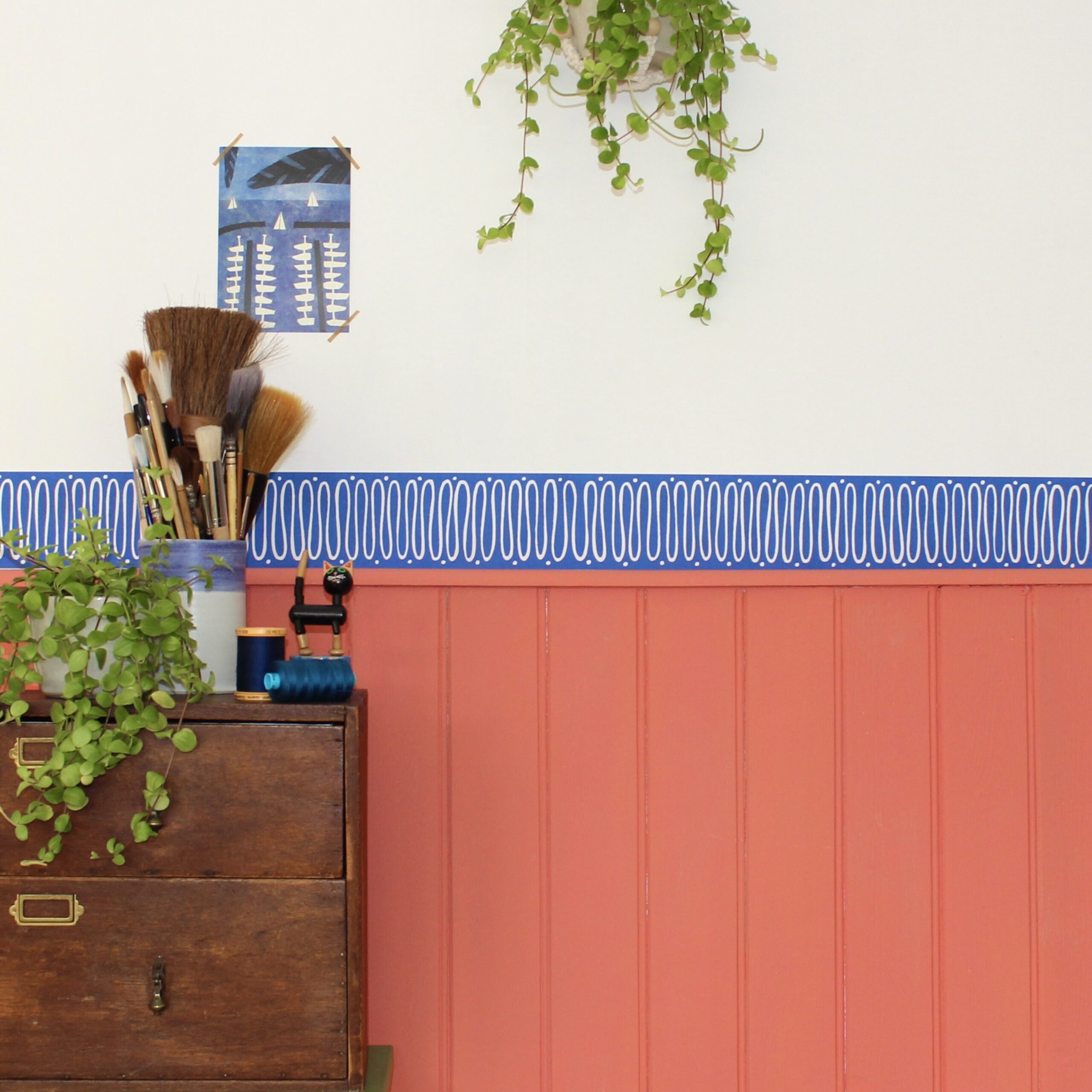 Squiggle Border Lapis / Fiona Howard Wallpapers